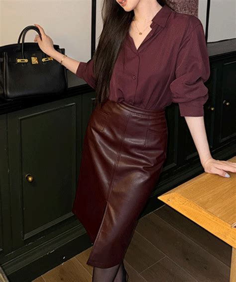 바비코코 넬로 버건디 앞트임 미디 레더 스커트