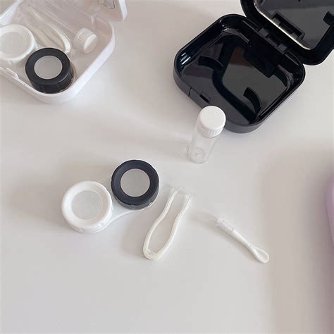 Badu Bg Блестящо сърце в квадратен стил Дамски козметичен калъф за контактни лещи Кутия за