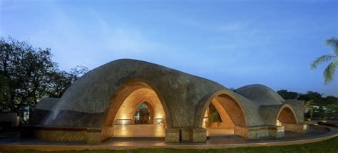 画廊 印度最大赤陶砖拱形结构，tarang 展馆 The Grid Architects 29