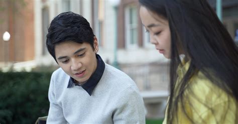 有关一起 互動 友誼 合作 合夥 同龄人 圖書 城市校园 大學 学习 学习小组 学术生活 学术的 学生生活 学者