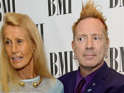Johnny Rotten Dei Sex Pistols Mia Moglie Ha Lalzheimer Baderò Sempre