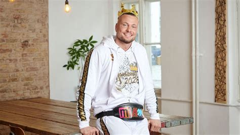 Eric Sindermann Will Jetzt Eine Natürliche Frau Mit Köpfchen