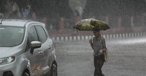 दिल्ली Ncr में बाढ़ से हालात खराब गर्मी उमस ने भी जीना क‍िया मुहाल आज