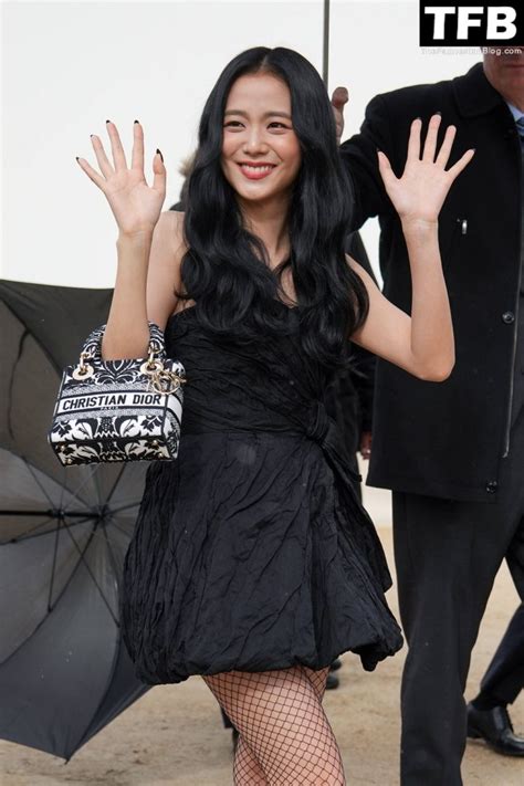 Leggy Kim Ji Soo Attends The Dior Fashion Show In Paris Photos Hot