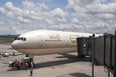 Coronavirus Qué Trajo Avión De Emiratos Árabes Para Ayudarnos Con