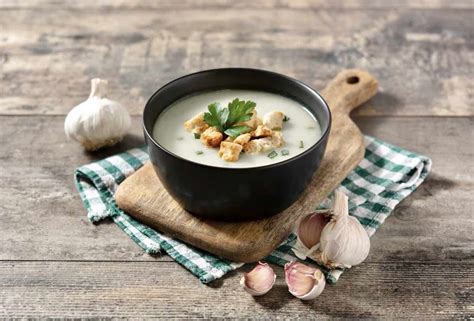 Ajoblanco la sopa fría andaluza que conquista cualquier paladar Recetuquis