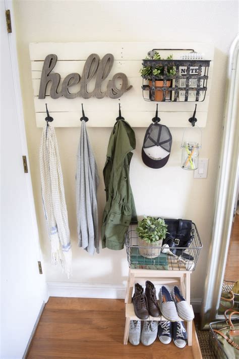 14 Ways To Make Your Entryway Look Great And Be Practical At The Same Time