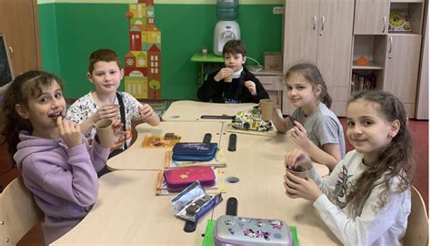 Учні 3-Б класу на уроці ЯДС вивчали тему «Шоколад»