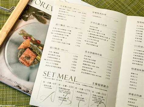 台南聚餐推薦「寓永恆」pizza享買一送一，享受歡聚時光的義式饗宴！浮誇鮮蝦現烤pizza超推薦。大坪數空間好吃又好拍。｜台南義大利麵