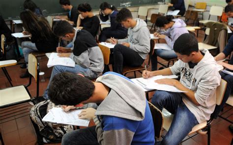 Reforma Do Ensino Médio Divide Opiniões