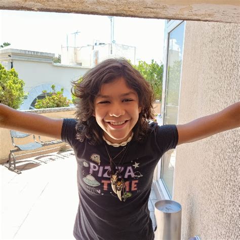 Ethan Mebarek Escala Youtube