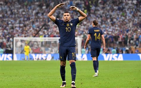 Ballon dor 2023 Kylian Mbappé troisième premier podium pour le