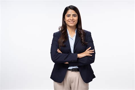 팔짱을 끼고 포즈를 취하는 자신감 있는 사업가 스톡 사진 비즈니스에 대한 스톡 사진 및 기타 이미지 비즈니스 아시아인 여자 Istock