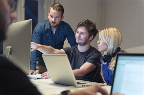 دانلود نمونه سوال استخدام برنامه نویسی و نرم افزار سایت استخدام مهندس کامپیوتر و برنامه نویس