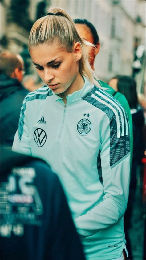 Jule Brand Oct6 In 2022 Fussball Frauen Deutsche Frauen