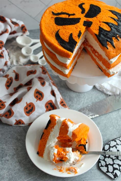 Jack O Lantern Cake The Squeaky Mixer