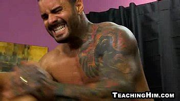 Twink Follado Analmente Por Semental Tatuado XVIDEOS