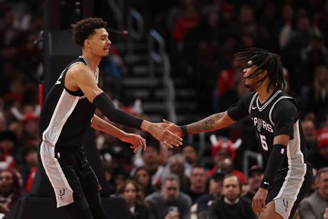 Tim Macmahon Names ‘absolute Star‘ Helping San Antonio Spurs Make A Bigger Leap Next To Victor