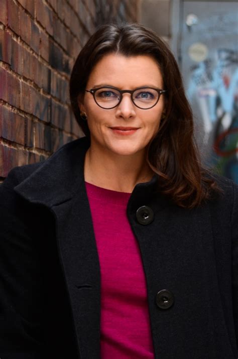 Ser Professor Of Law Tara Righetti Publishes Article About The Carbon Storage Future Of Public