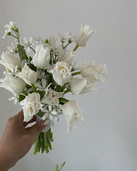 플리에플라워 장유꽃집 김해꽃집 부케 클래스 별튤립에 별같은 옥시가 쏙쏙 따스해진 날씨에 살짝 벌어져도 자연스러운 쉐입이 더