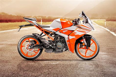 Buy Or Hold Yamaha R15m Vs 2021 Ktm Rc 200 Bikedekho