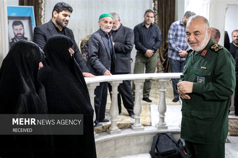 مشرق نیوز عکس دیدار فرمانده کل سپاه با خانواده سردار شهید سید مهدی موسوی