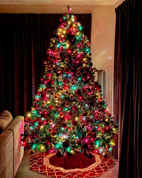 რომელ ფერებში მოვრთოთ ნაძვის ხე ფენ შუის მიხედვით 4 რჩევა თუ როგორ