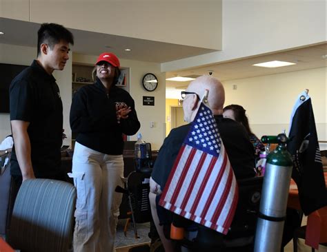 Ytc Commander And Soldiers Visit Veterans Home Article The United