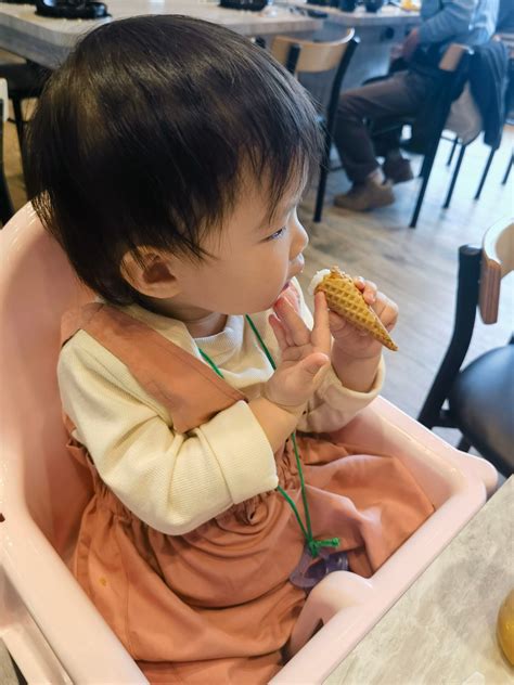 高苰鈞 自己乖乖吃飯