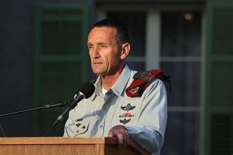 נצר למשפחת קוק חד מחשבה ובעל אופי מופנם הרמטכל הבא הרצי הלוי פרופיל