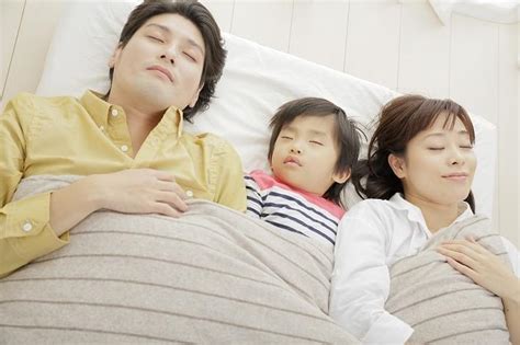 いつまで川の字で寝る？ 【後編】4歳を過ぎたらひとり寝を考える｜ベネッセ教育情報サイト