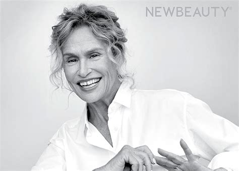 Lauren Hutton Uses This Retinol Every Night For Younger Looking Skin