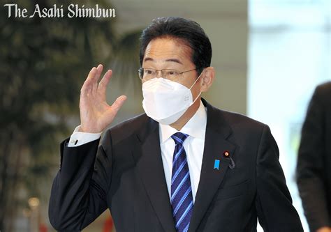 朝日新聞 映像報道部 On Twitter 岸田文雄首相は鼻の手術後、初めて首相官邸に入りました。予定より3時間遅れましたが、記者団に「ご