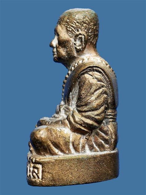 รูปเหมือนหล่อ หลวงปู่หมุน ออกวัดซับลำใย ตอกโค๊ต ซ และเลขใต้้ฐาน ๗๖๒ Ennxo