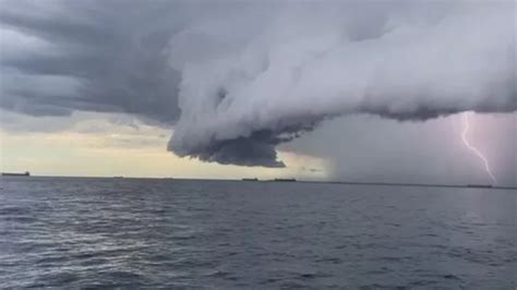 Alerta Máximo Chuva castiga litoral de SP e provoca estragos