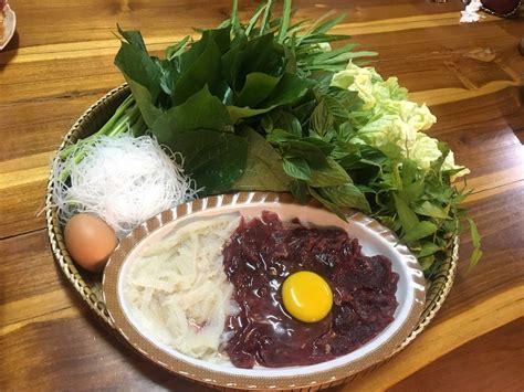 แจ่วฮ้อนเนื่อสด • เนื้อสดก็มา ร้าน ก๋วยเตี๋ยวเป็ดตุ๋น อ๋าโก แจ่วฮ้อนหม้อดิน ขุนหาญ