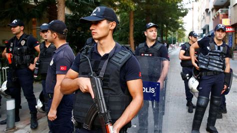 النيابة العامة التركية تأمر باحتجاز 64 شخصا بتهمة صلتهم بداعش صحيفة المقر