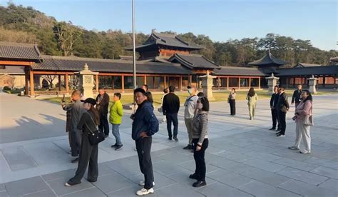 36家海外华文媒体宁波采风沉浸式体验弥勒文化澎湃号·政务澎湃新闻 The Paper
