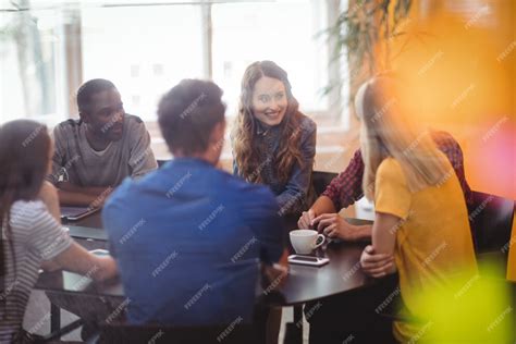 Free Photo | Business executives interacting with each other