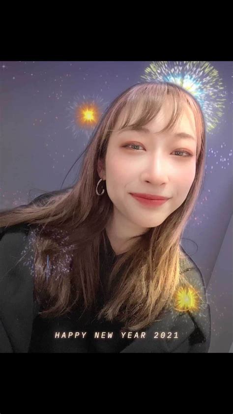 瀬名ひなのさんのインスタグラム動画 瀬名ひなのinstagram「おうちで花火🎆💜」1月3日 1時10分 Hinan0n