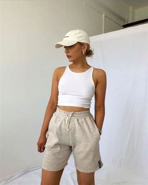 Formas de añadir una gorra a tu outfits veraniegos Es la Moda