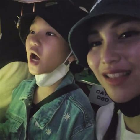 10 Potret Ayu Ting Ting Dan Bilqis Nonton Konser Nct127