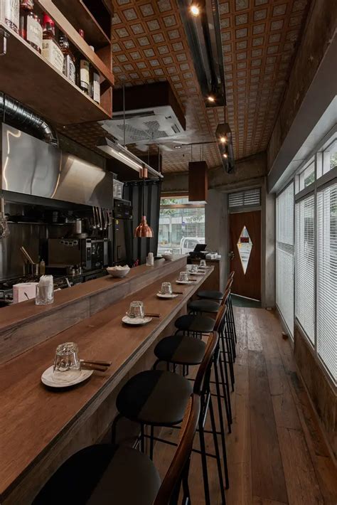 우드톤 빈티지 분위기 8평 양식 비스트로 레스토랑 인테리어 성동구 성수동