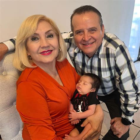 ¡feliz Día De Los Abuelos 🫶🏻 Los Queremos Su Primer Día De Los Abuelos Les Agradecemos Todo El