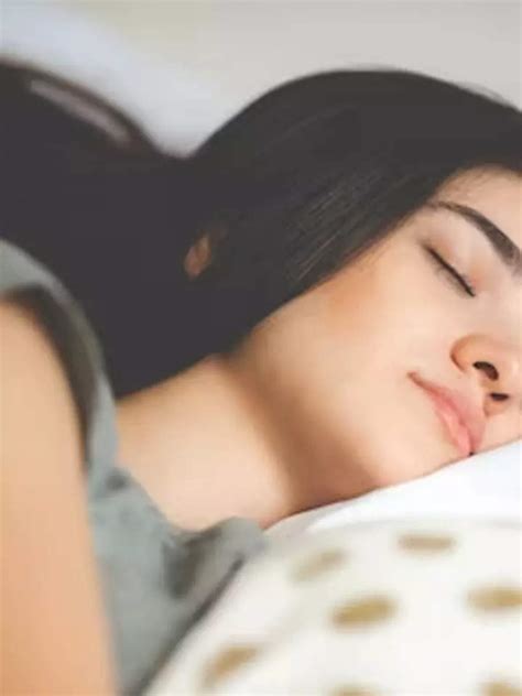 गजब का कॉम्पटीशन बिस्तर पर पड़े पड़े हजारों रुपये जीत लेते हैं लोग Times Now Navbharat