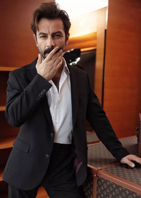 Gökberk Demirci Üç Kız Kardeş Kadrosunda Kanal D Fav10 Favori