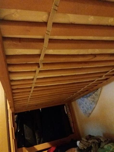 Poklanjam 2 dječija kreveta na kat i kauč na rasklapanje