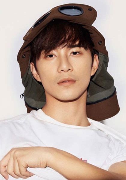 บี้ ธรรศภาคย์ ชี นักแสดงในสังกัด บรอดคาซท์ ไทย เทเลวิชั่น Broadcast Thai Television