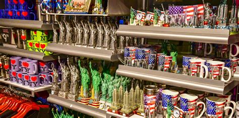 9 Things You Should Never Buy at the Airport