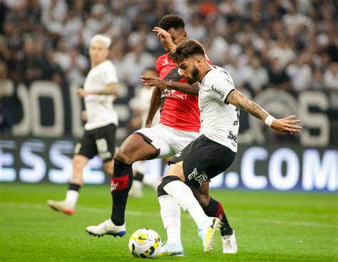Jogo contra o Atlético GO foi o segundo mais finalizações certas do Corinthians de Vítor Pereira